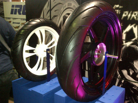 Gajah Tunggal Kecanduan Ban Lebar, keluarkan lagi Ban Motor Extra Lebar ...